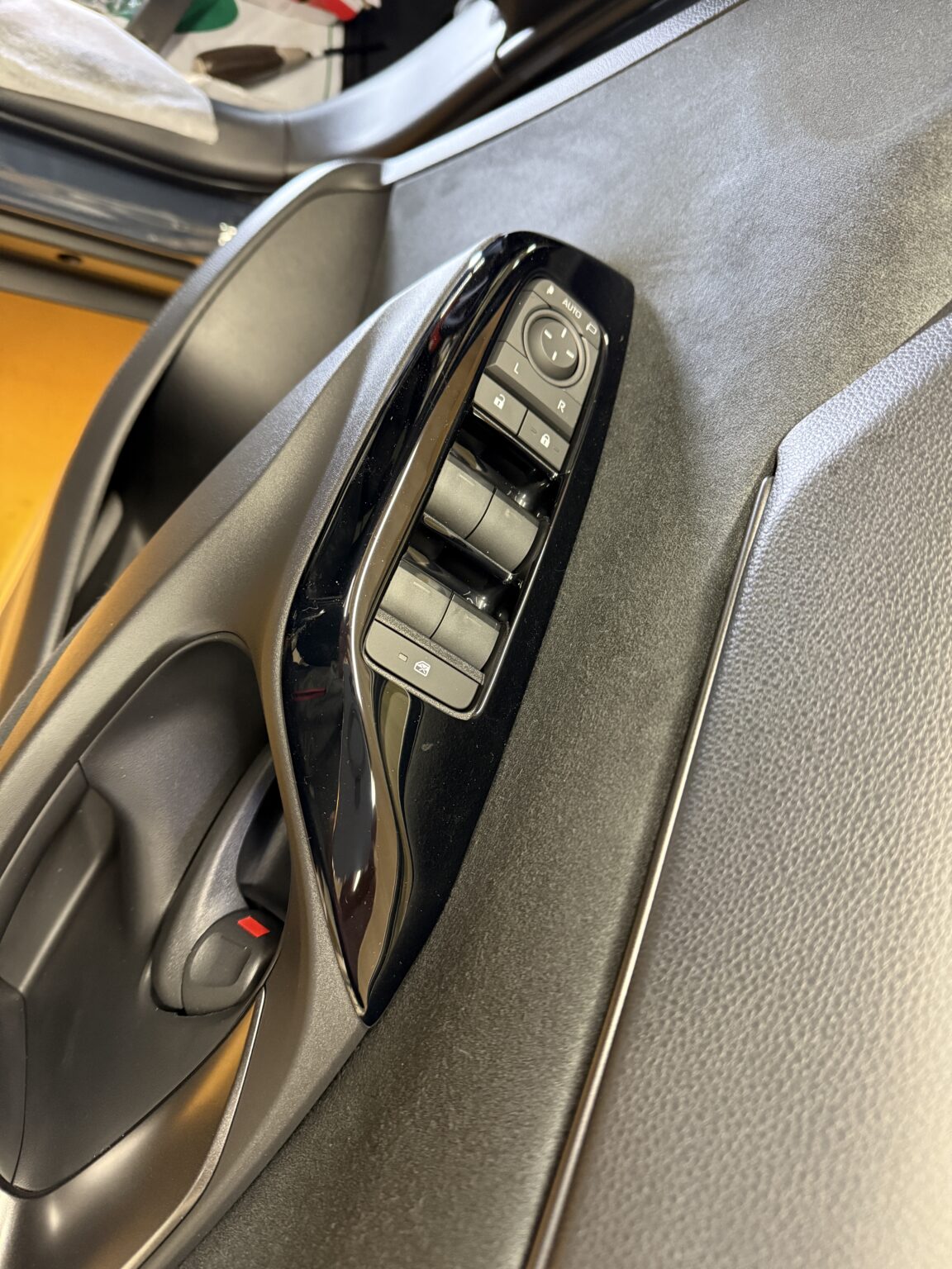 ヤリスクロスHV 納車準備 | 澤野自動車-yokomi.com