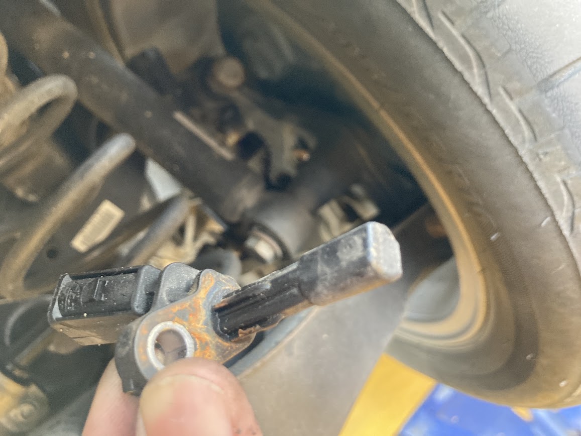 VW ゴルフ6 ABSセンサー交換 | 澤野自動車-yokomi.com