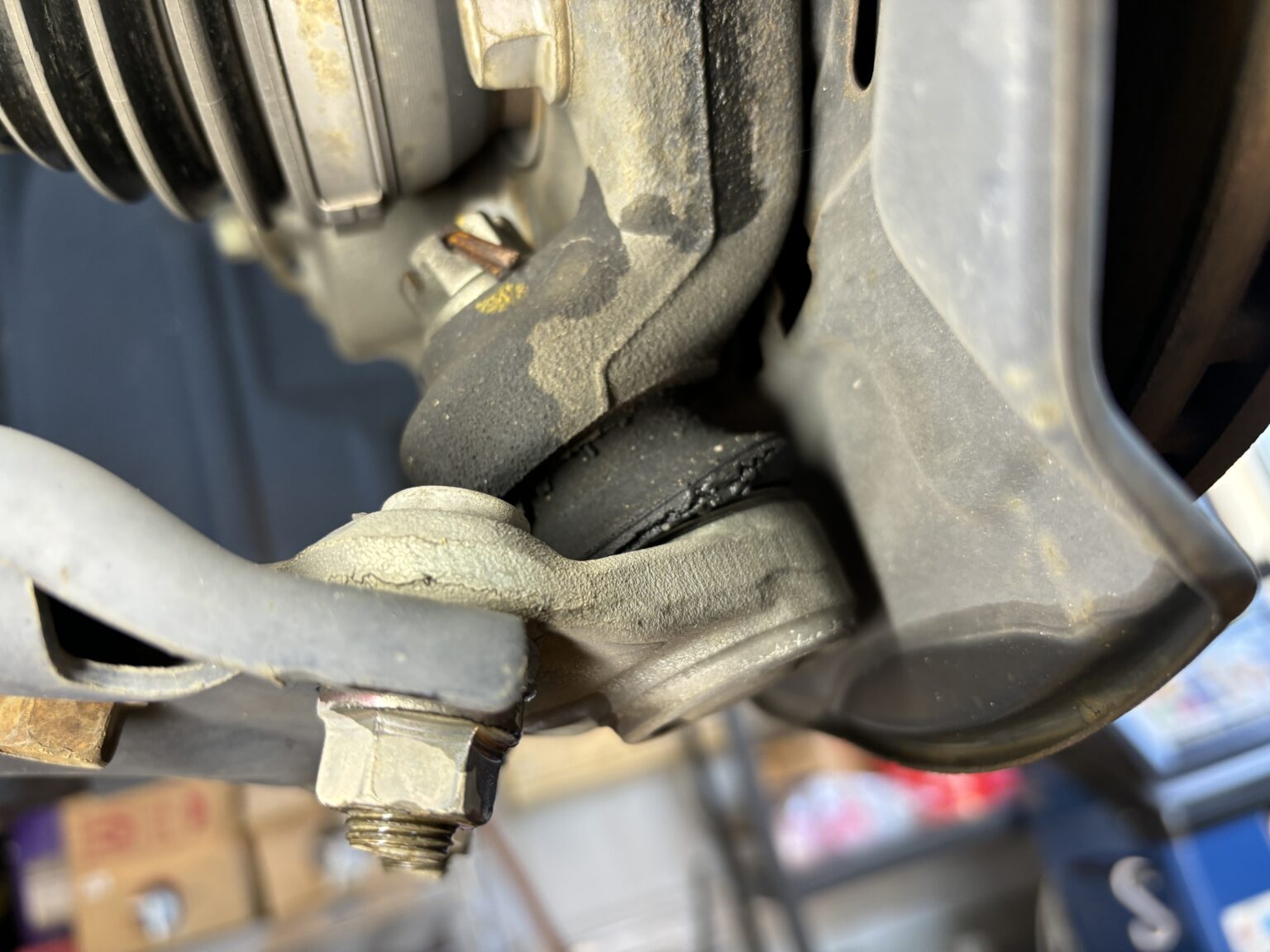 プリウス α 車検整備 | 澤野自動車-yokomi.com