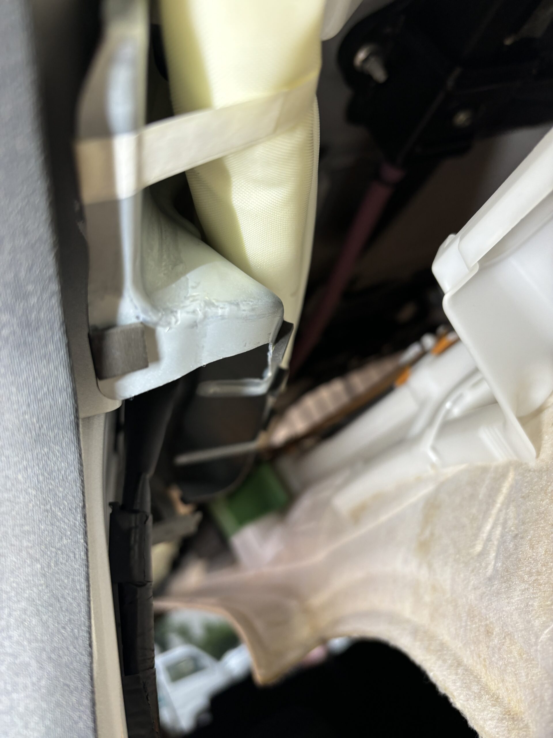 アルファード サンルーフ水漏れ 修理 | 澤野自動車-yokomi.com